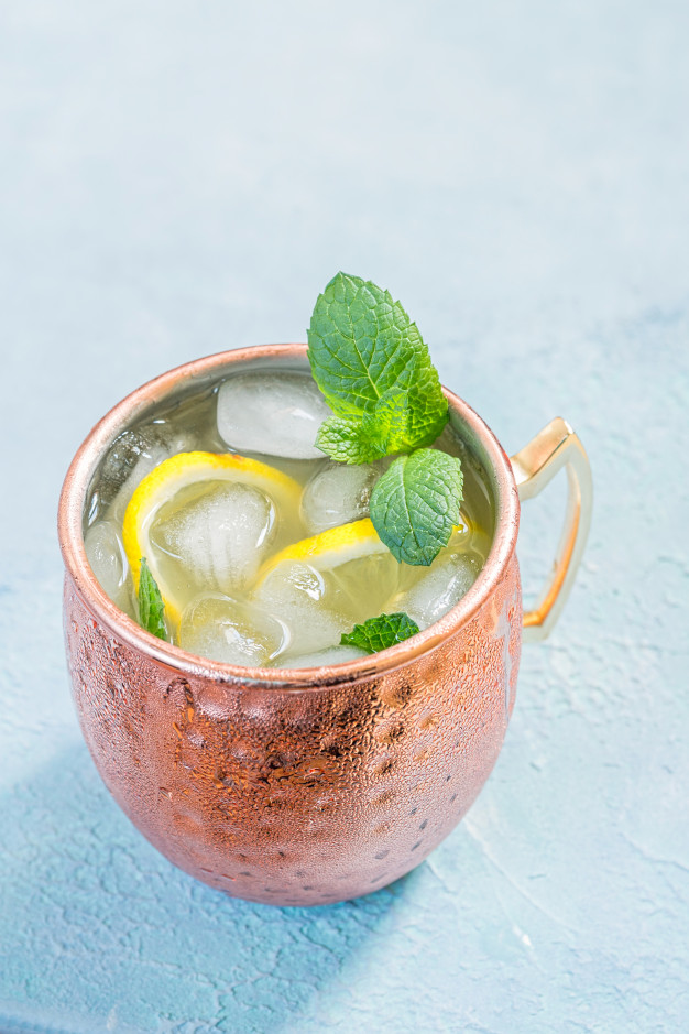 Conheça mais sobre a origem da bebida Moscow Mule